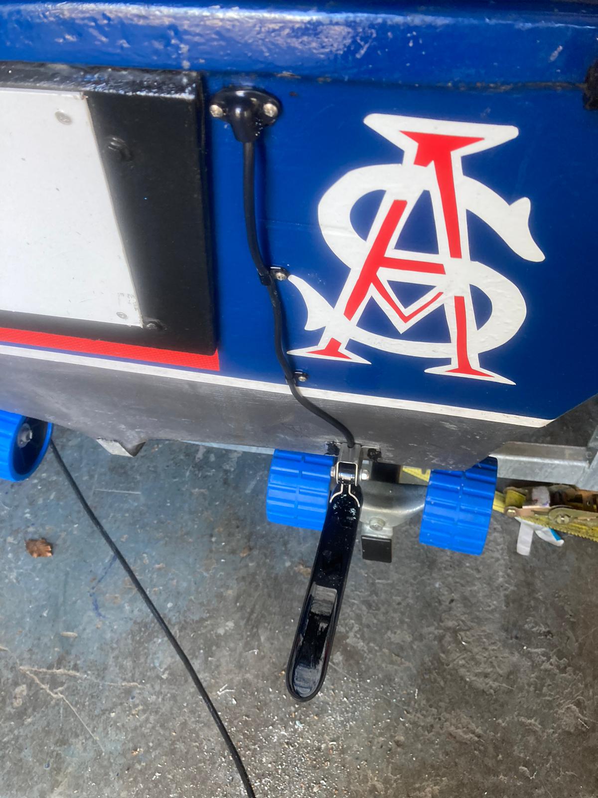 Simple installation of a fish finder - Arran Boats