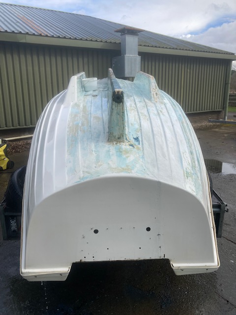 Splitting an Arran 16 in two for moulding from. - Arran Boats